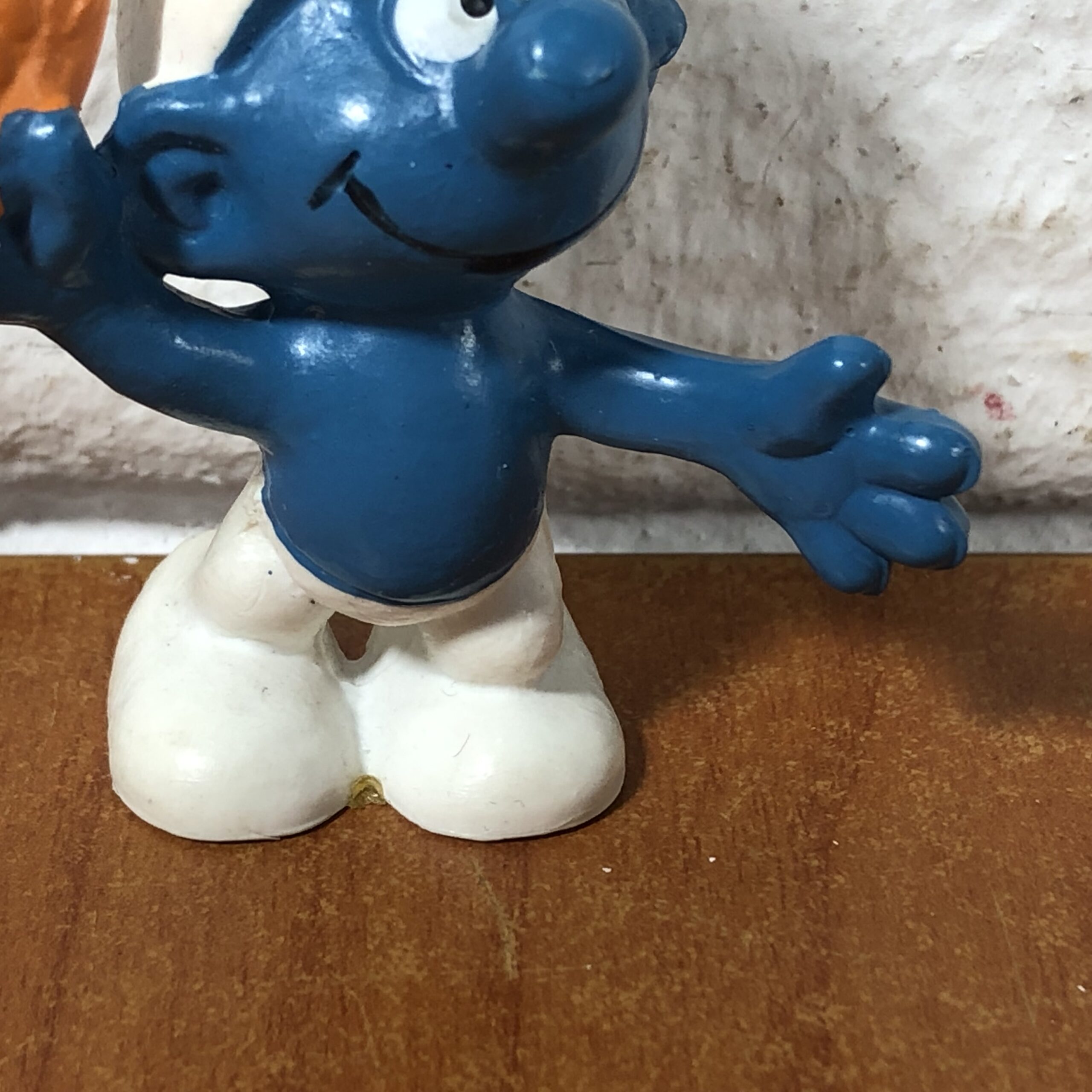 Vintage Money Smurf Figurine (Made in Hong Kong) - AuctionGiant