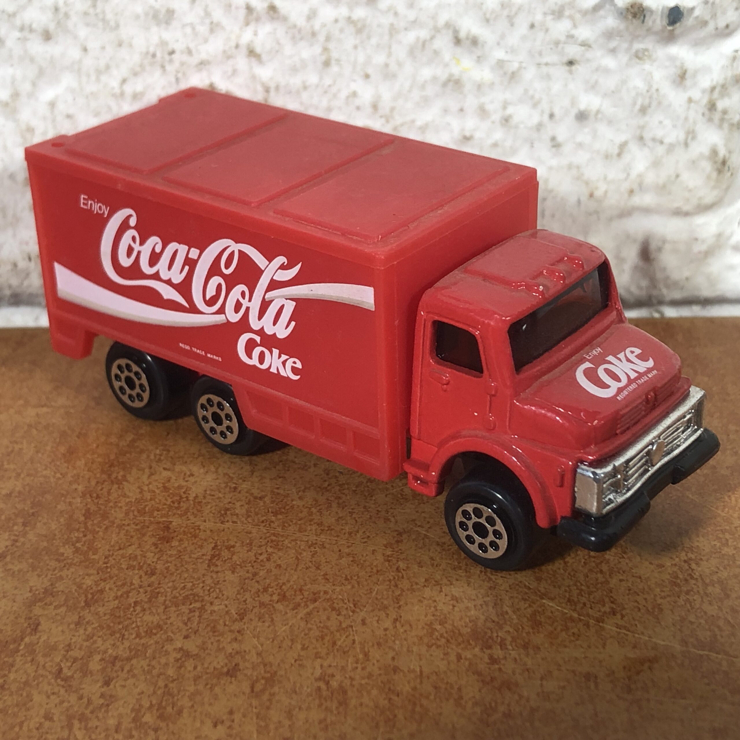 Lot 52: Coca Cola Model Cars - AuctionGiant