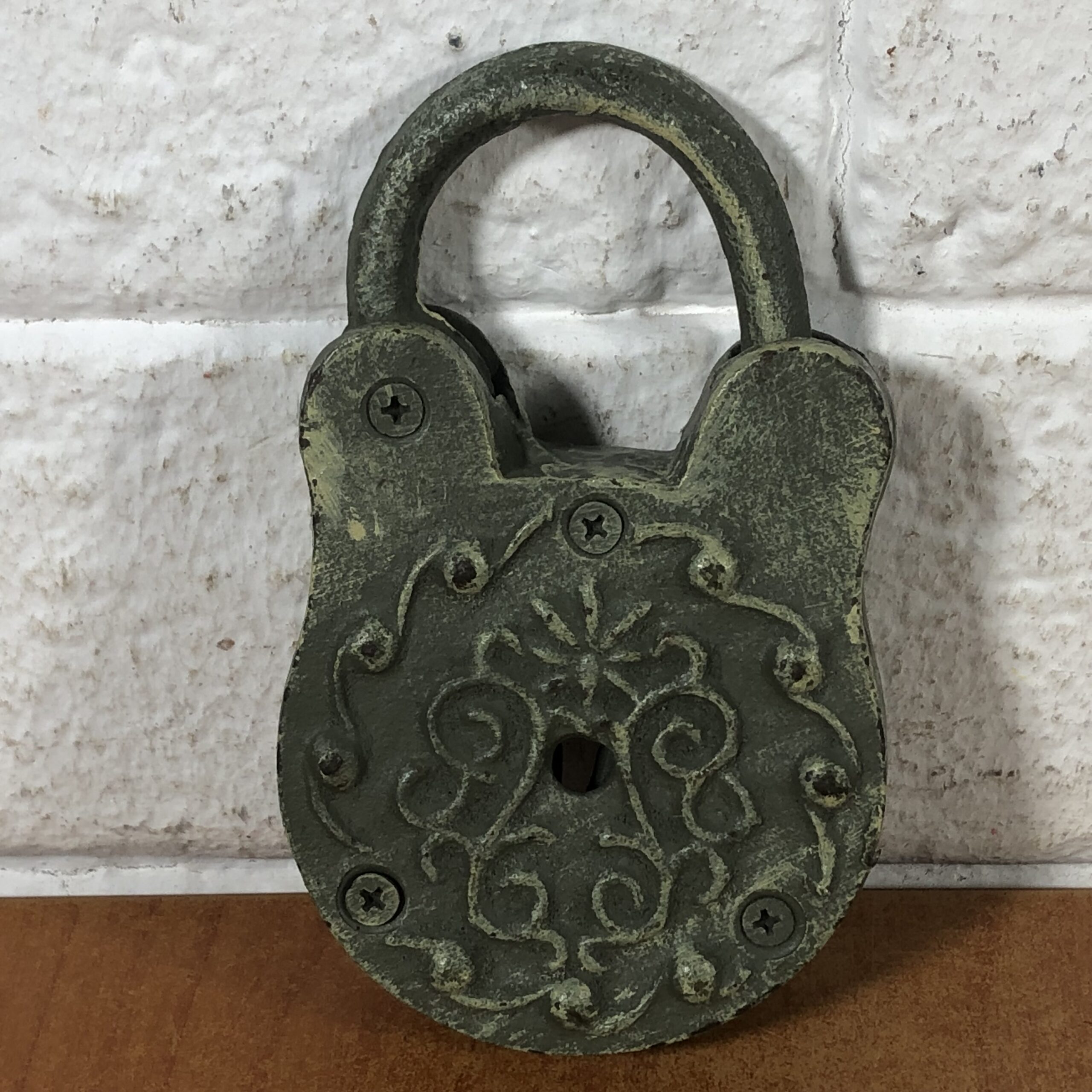 Vintage Style Lock & Vintage IDAM Lock - AuctionGiant
