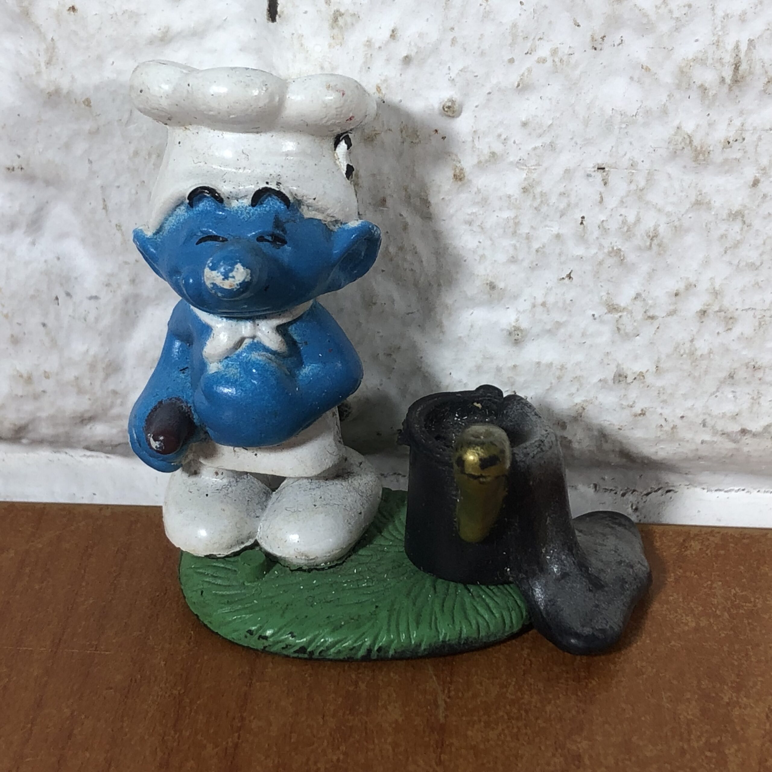 Vintage Chef Smurf Figurine - AuctionGiant