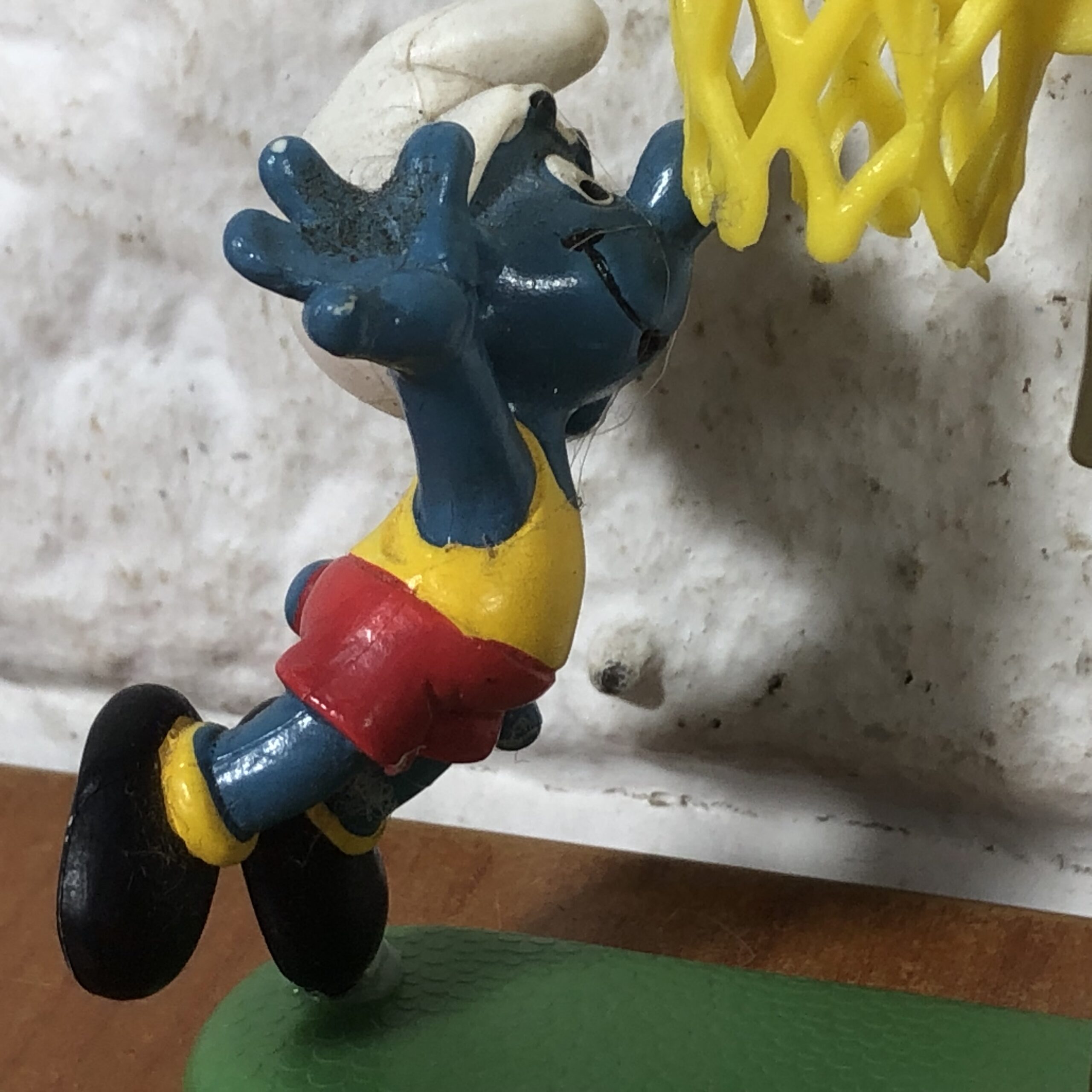 Vintage 1980 Peyo Basketball Smurf Figurine (Made in Hong Kong ...