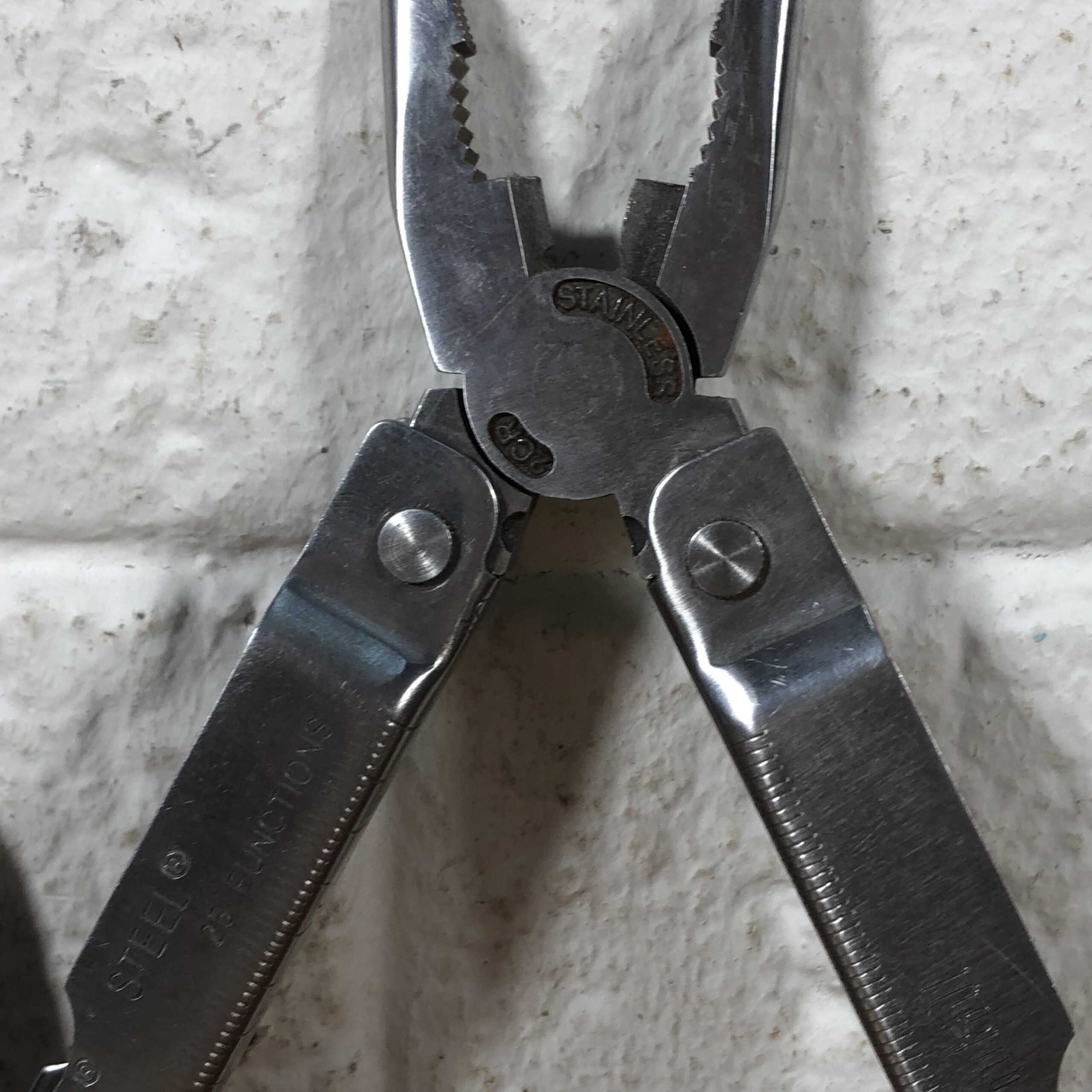 Continental Multi-Tool - AuctionGiant