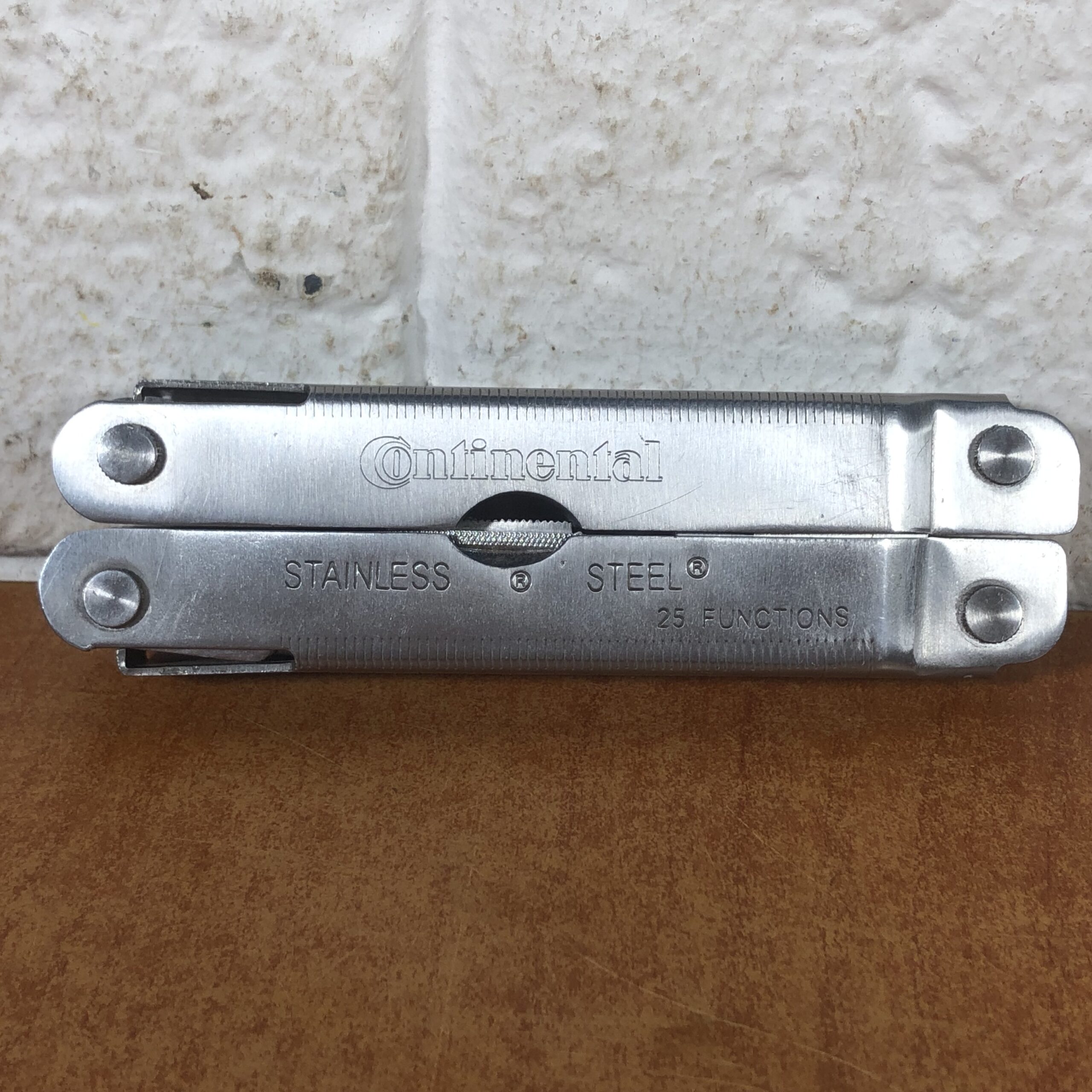 Continental Multi-Tool - AuctionGiant