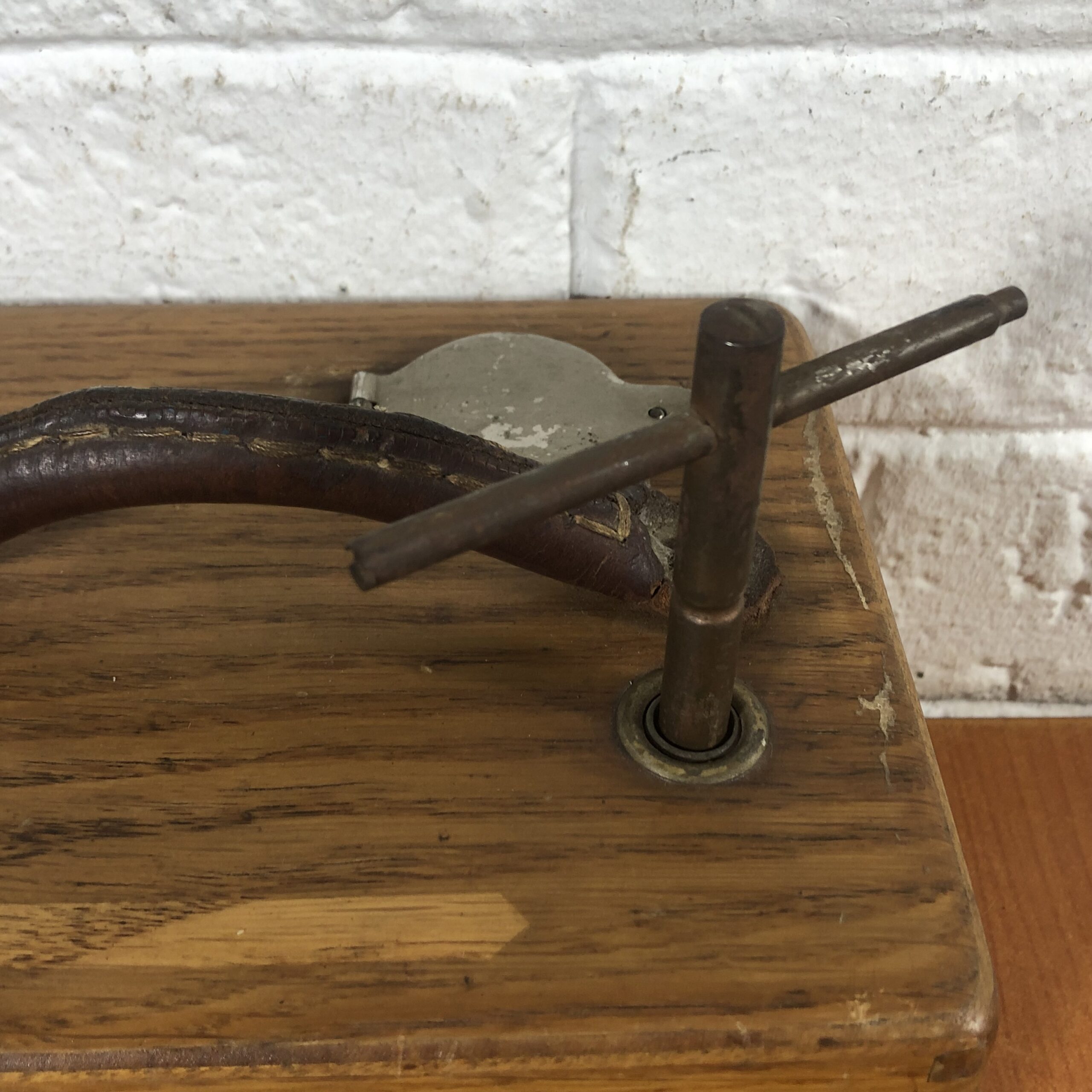 Vintage Benzing Pigeon Racing Clock - AuctionGiant