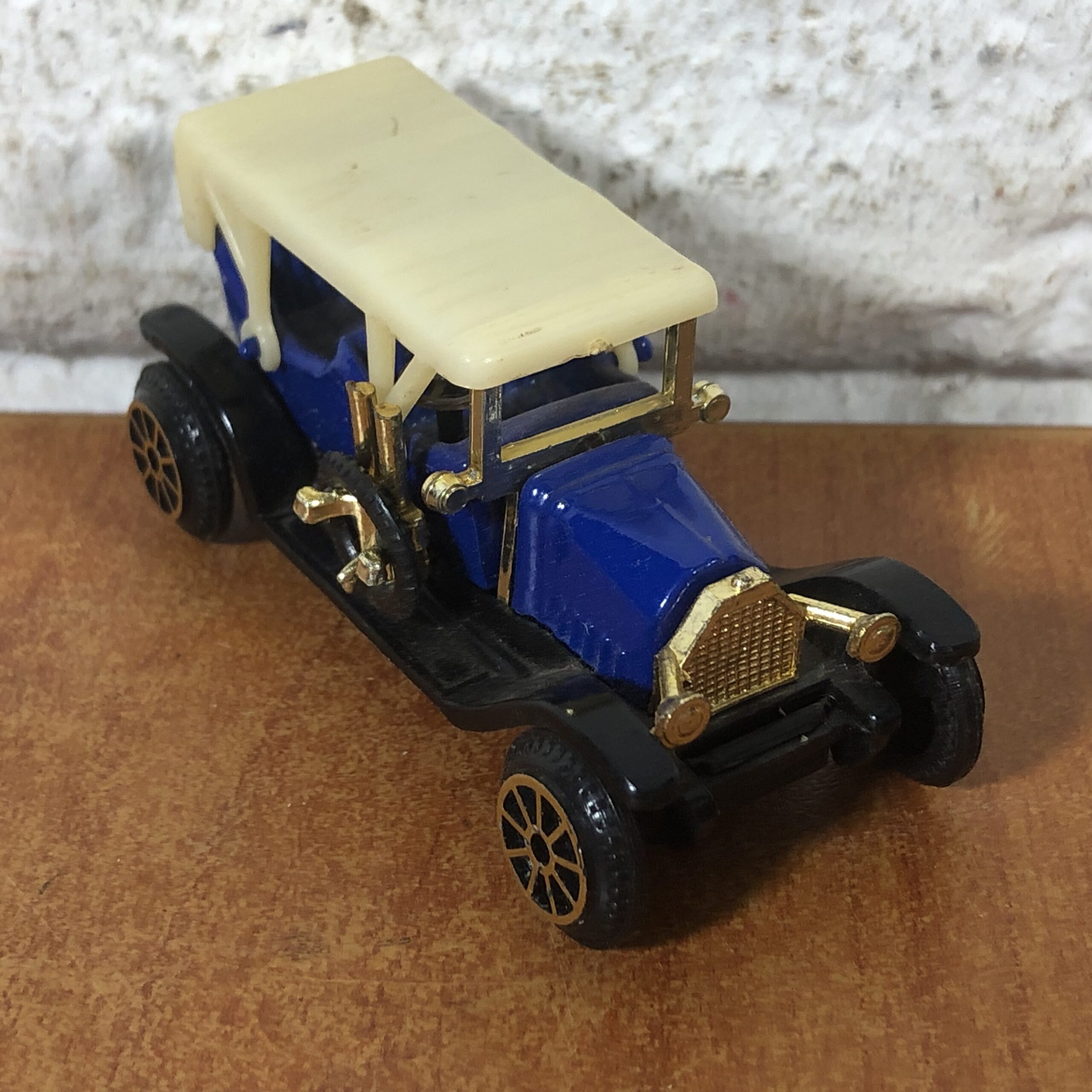 Vintage Model Cars (Made in Hong Kong) - AuctionGiant
