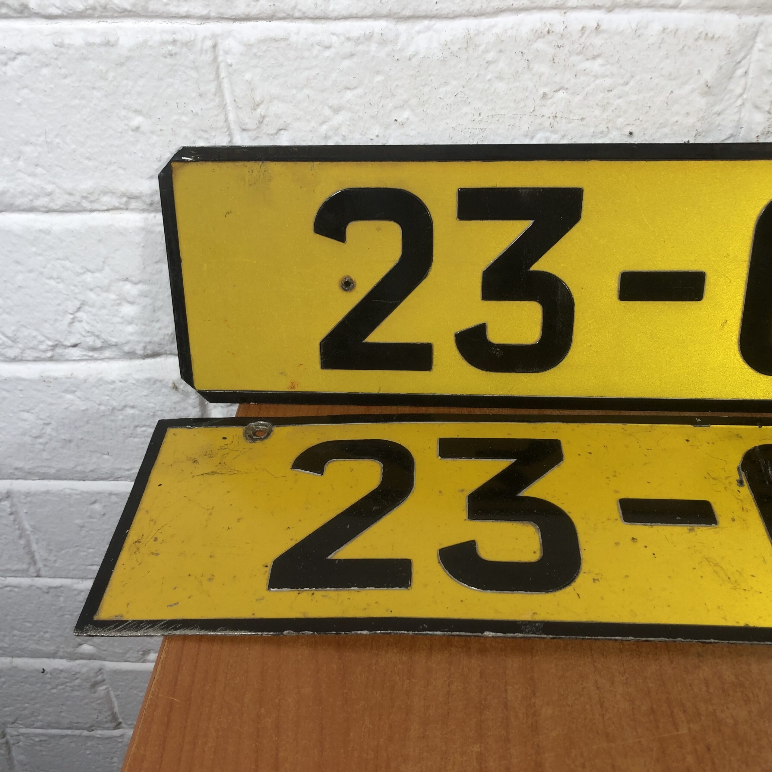 Pair of Vintage Number Plates - AuctionGiant