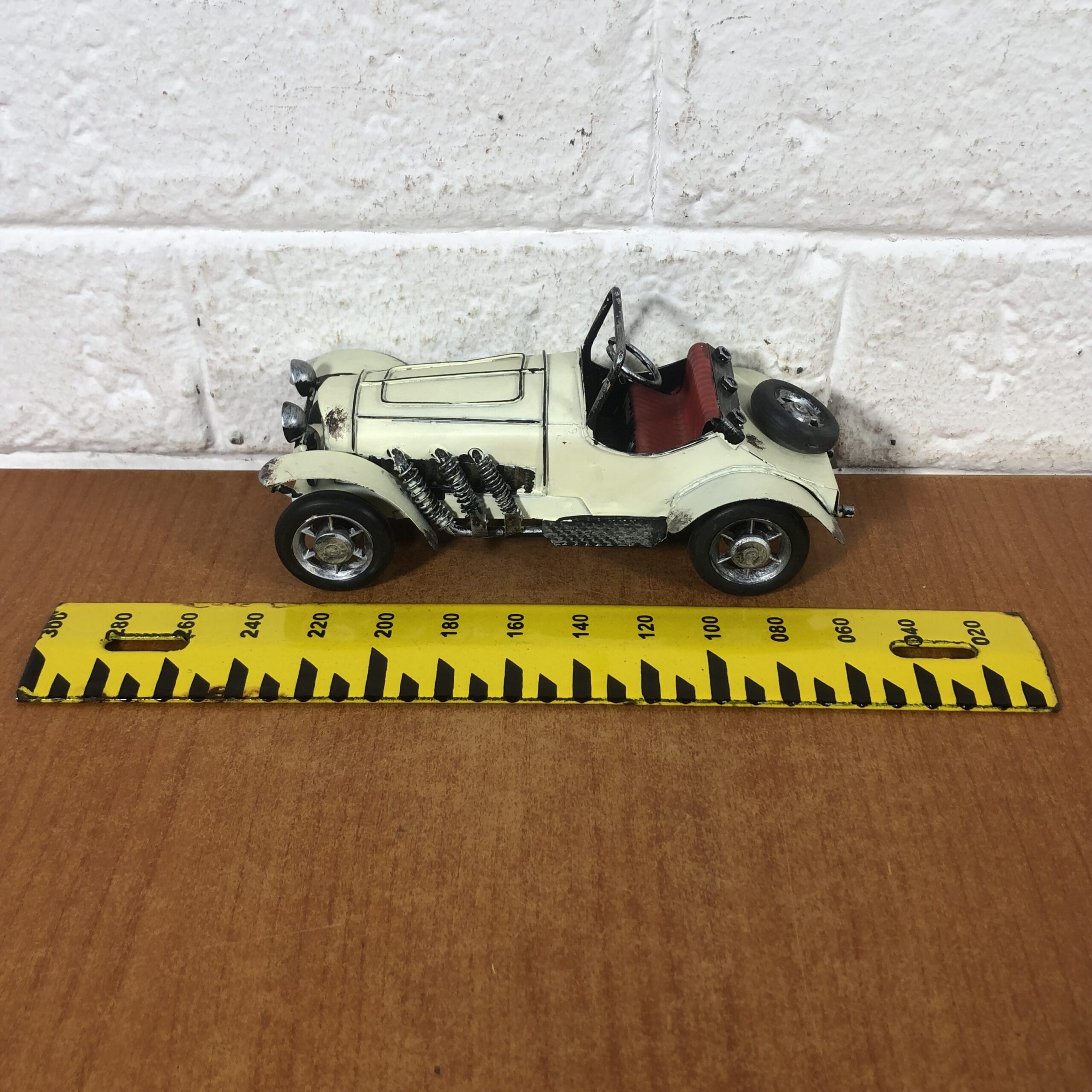 Vintage Style Metal Model Cars - AuctionGiant