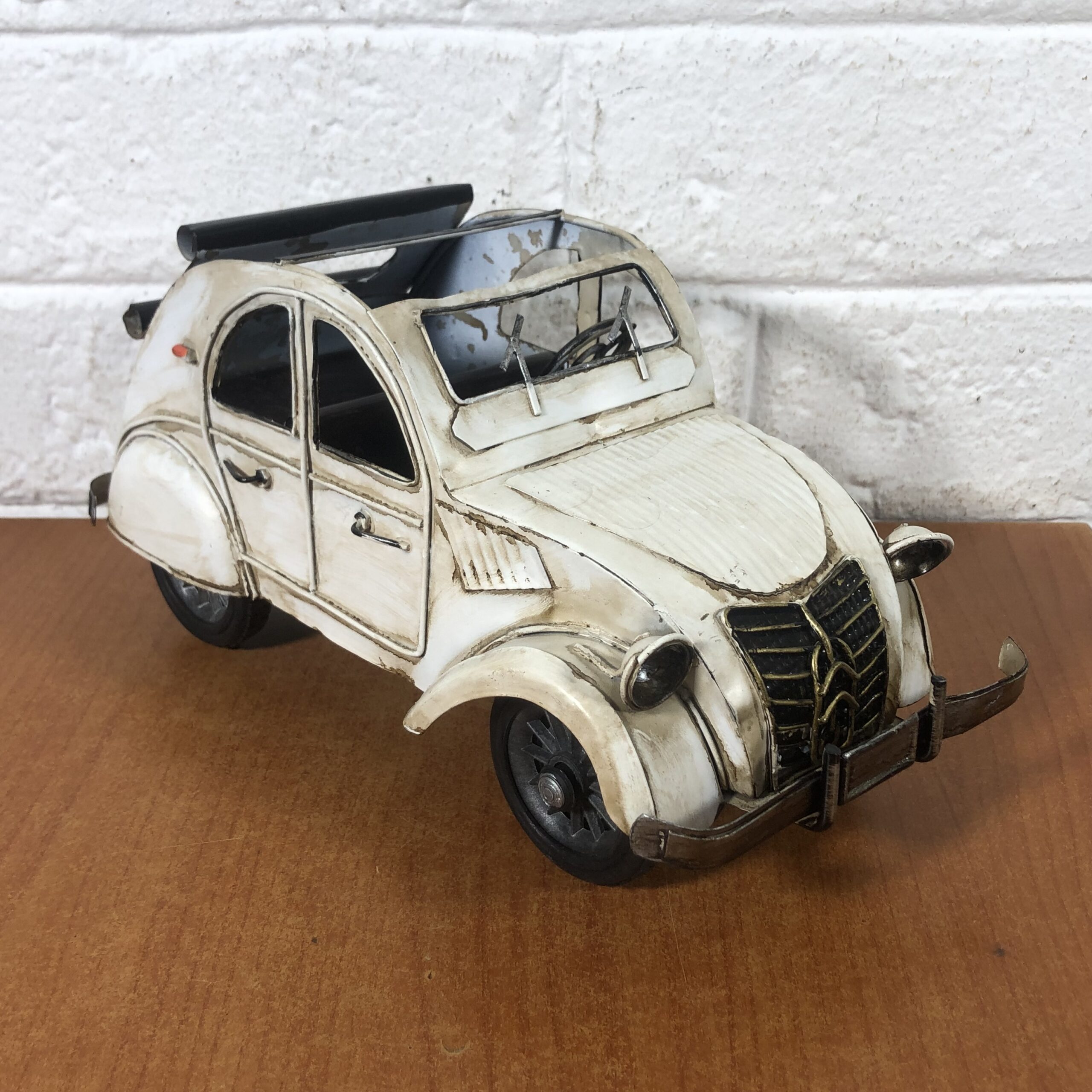 Vintage Style Metal Model Car - AuctionGiant