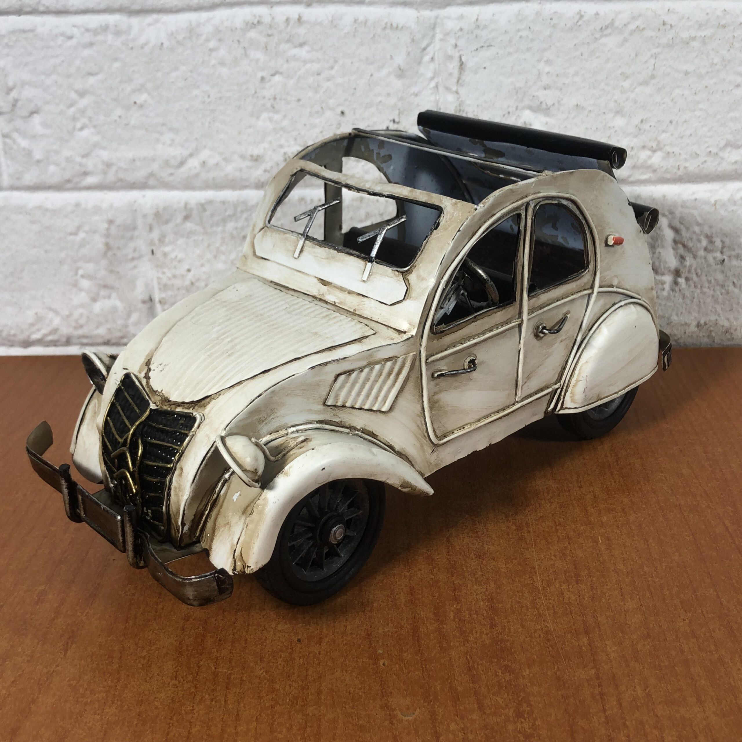 Vintage Style Metal Model Car - AuctionGiant