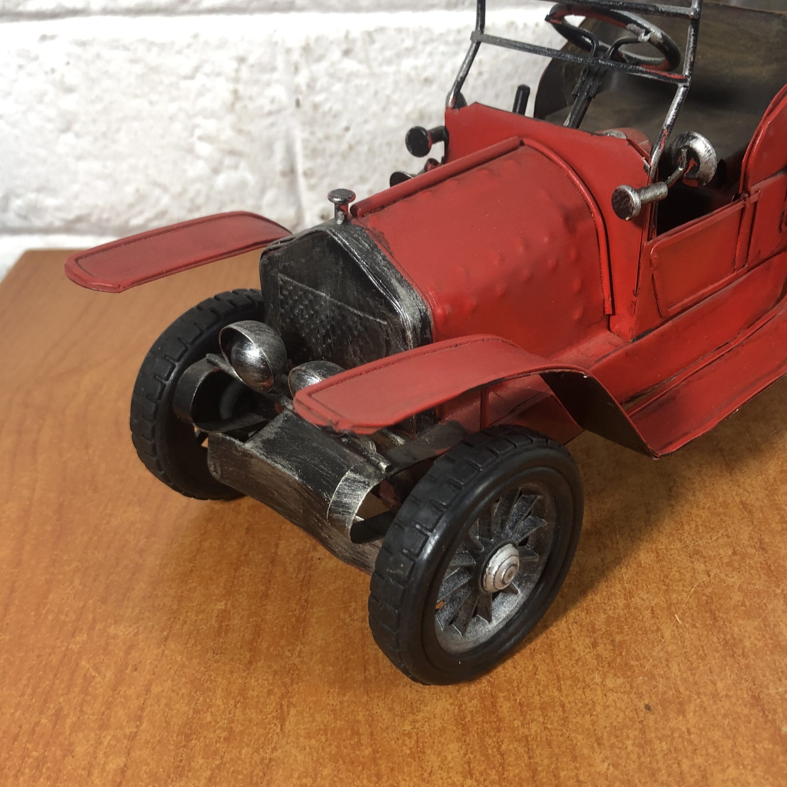 Vintage Style Metal Model Car - AuctionGiant