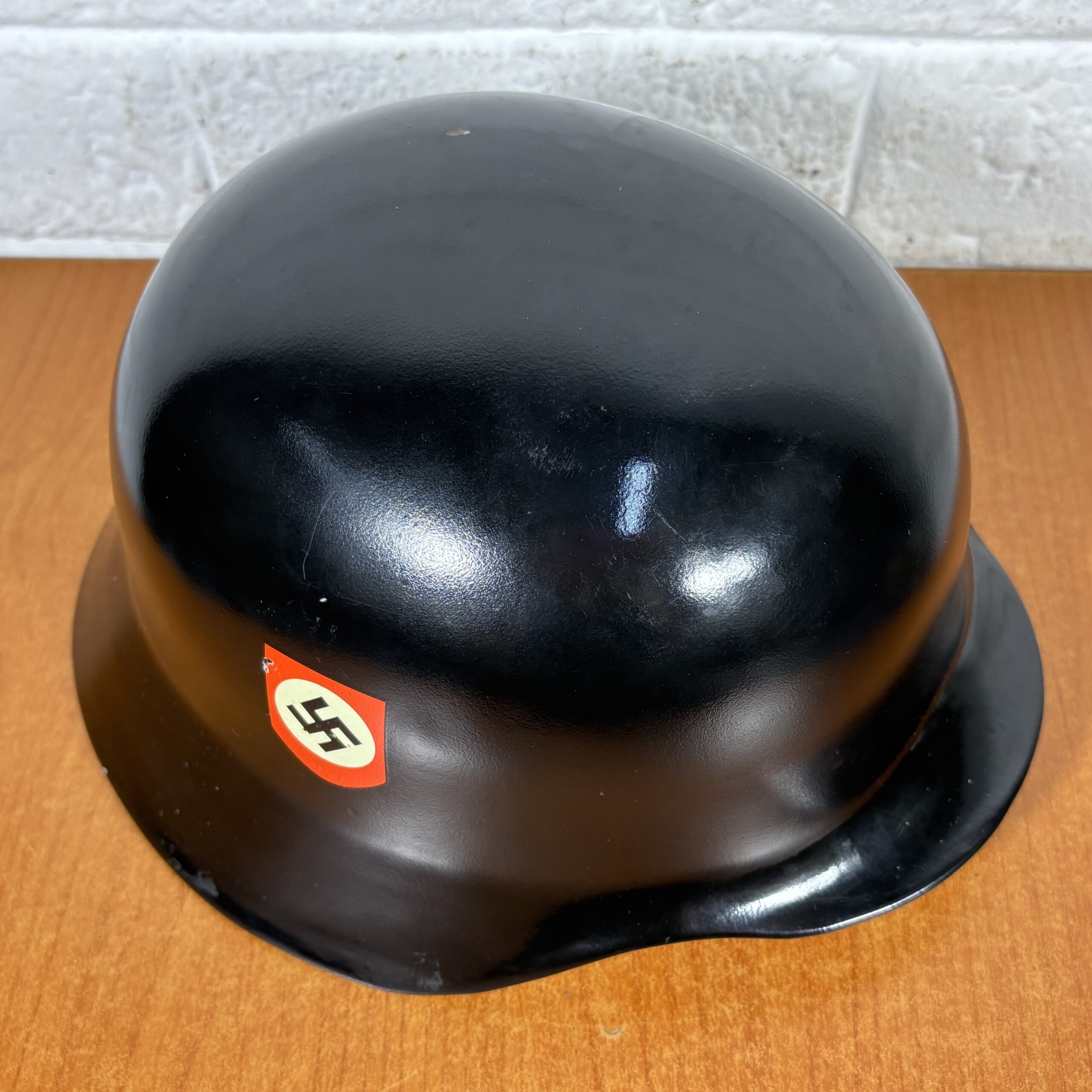 Lot 96: Vintage 1940s WW2 German Luftwaffe Combat Helmet - AuctionGiant