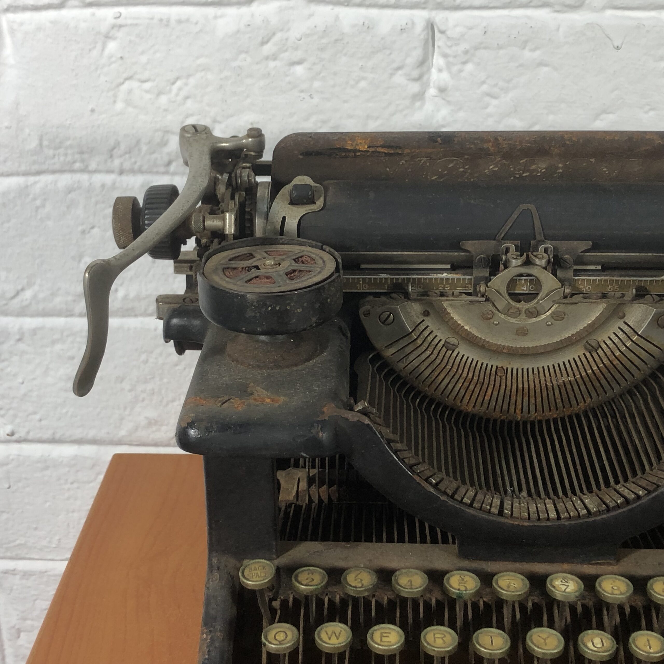 Vintage Woodstock Typewriter (Made in USA) - AuctionGiant