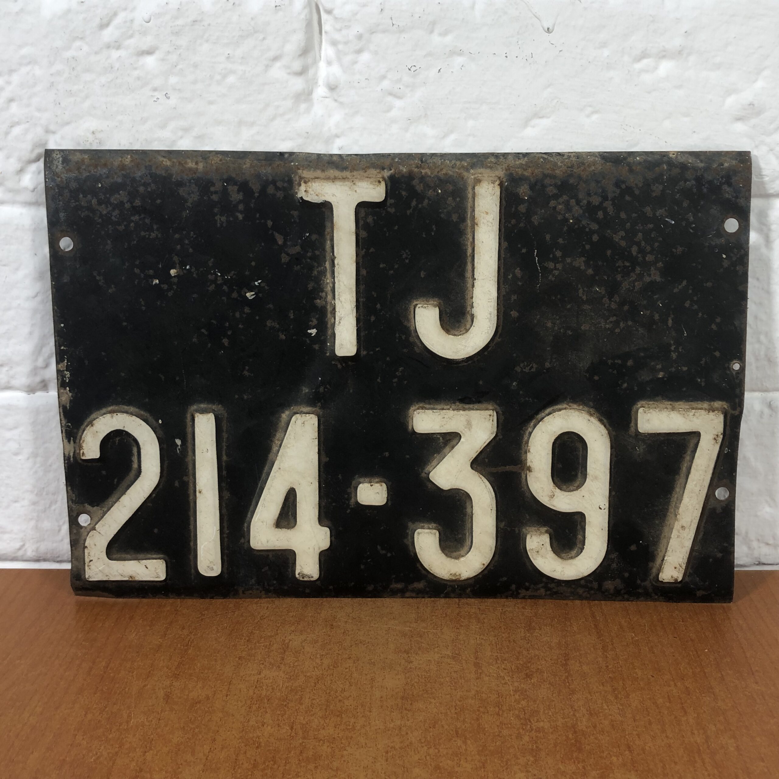 Vintage Number Plate - AuctionGiant