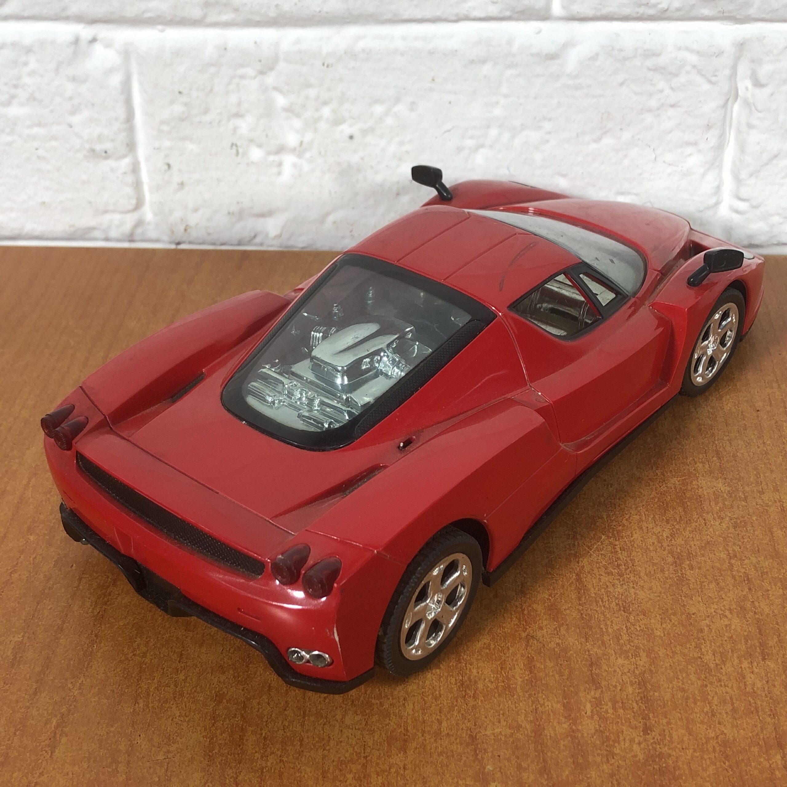 Ferrari Enzo Model (1:18) - AuctionGiant