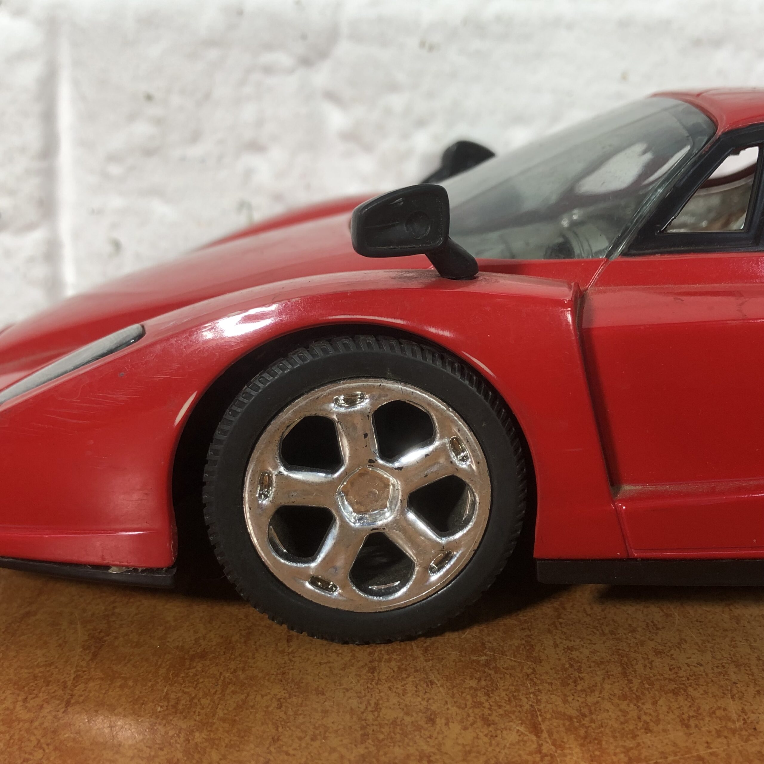 Ferrari Enzo Model (1:18) - AuctionGiant