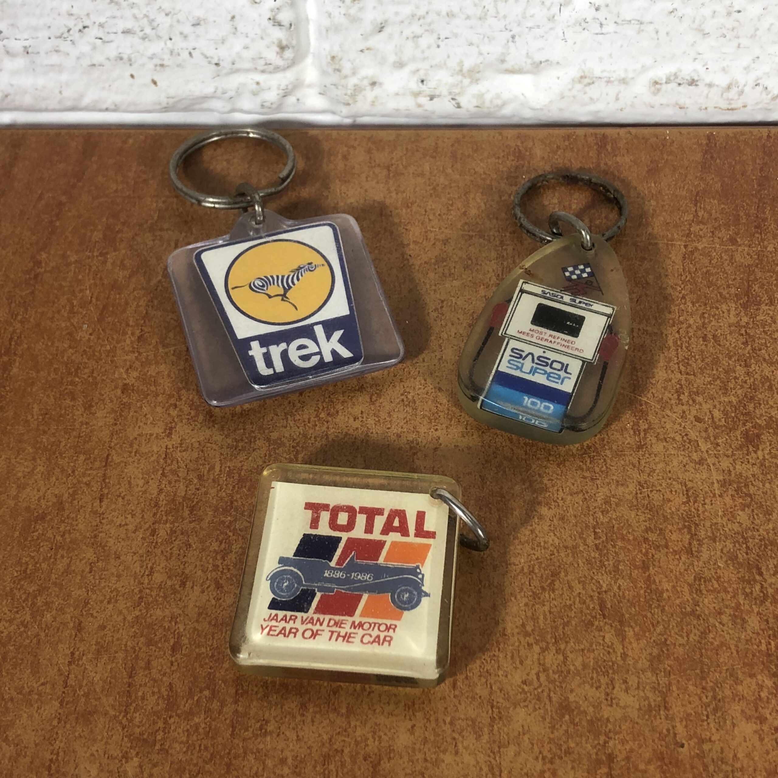 Vintage Keychains - AuctionGiant