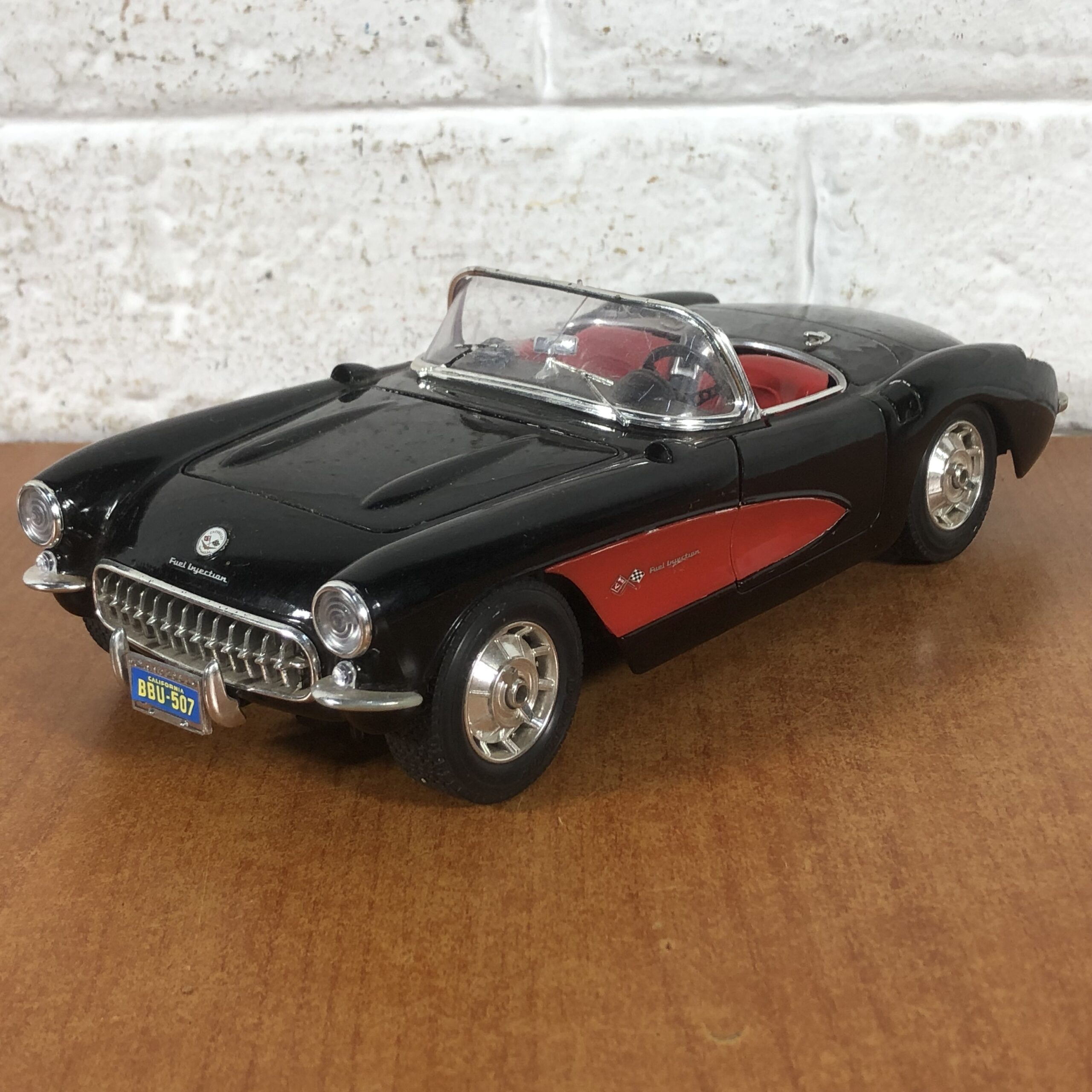 1957 Chevrolet Corvette (1:18) ~ Made in Italy - AuctionGiant