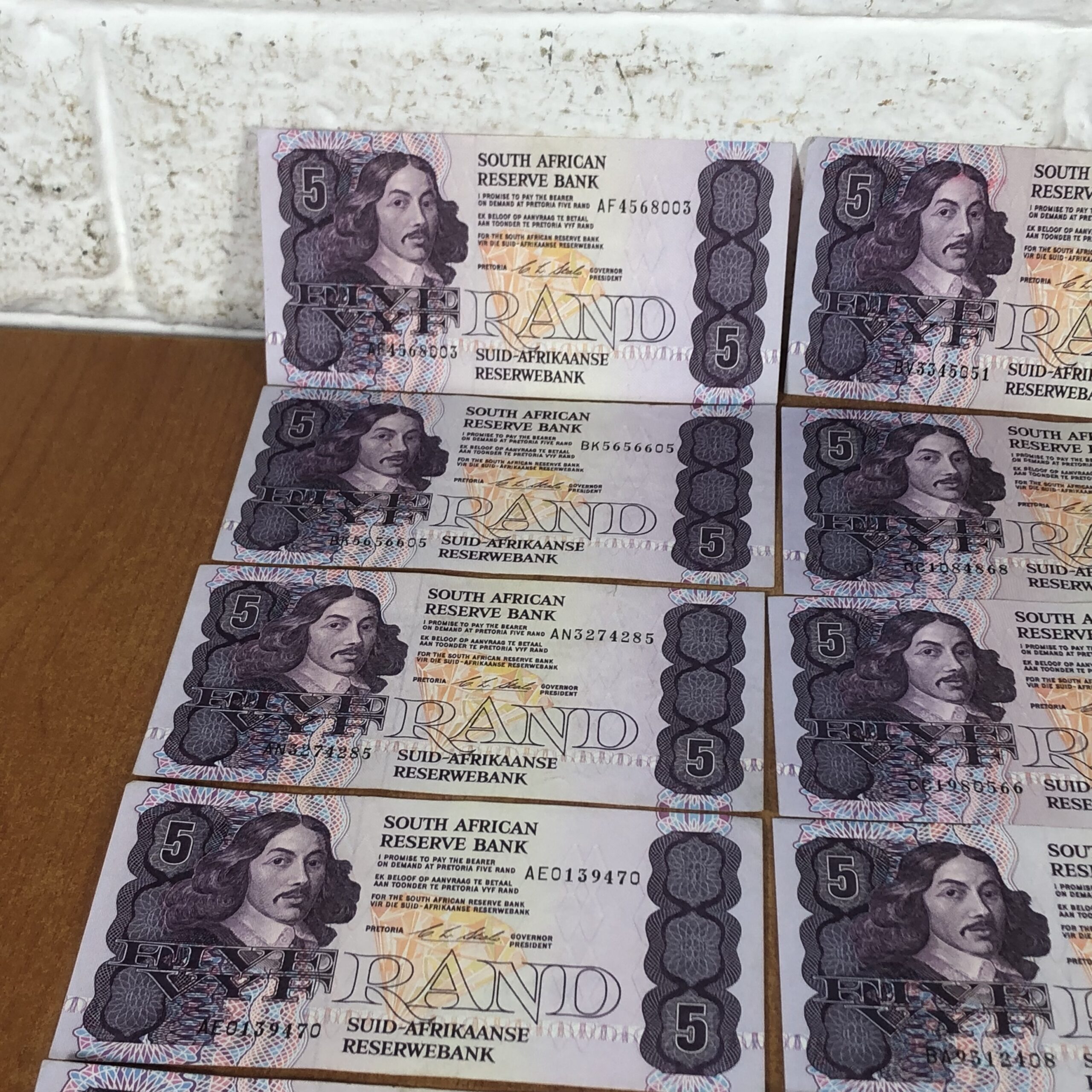 Vintage South African R5 Bank Notes - AuctionGiant