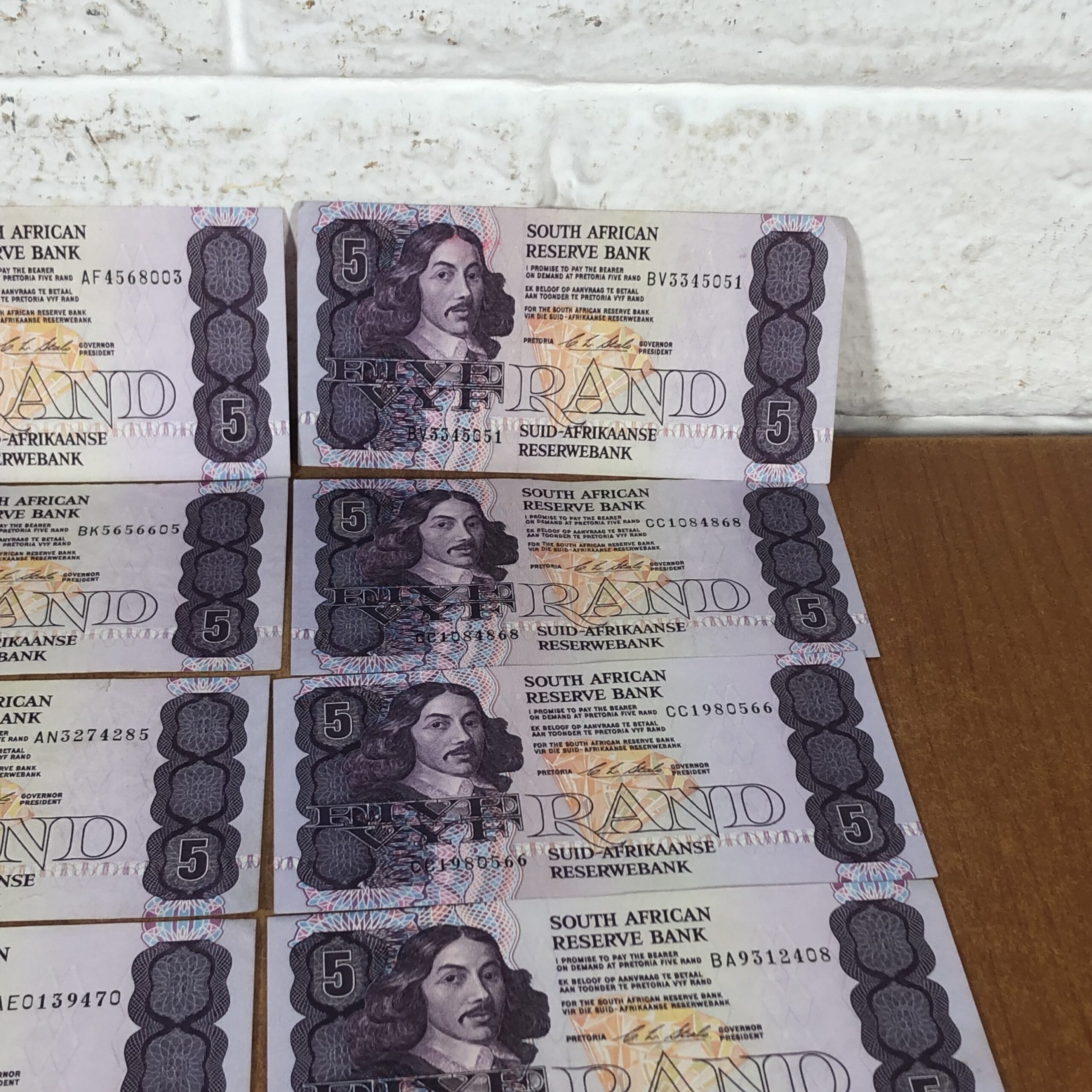 Vintage South African R5 Bank Notes - AuctionGiant
