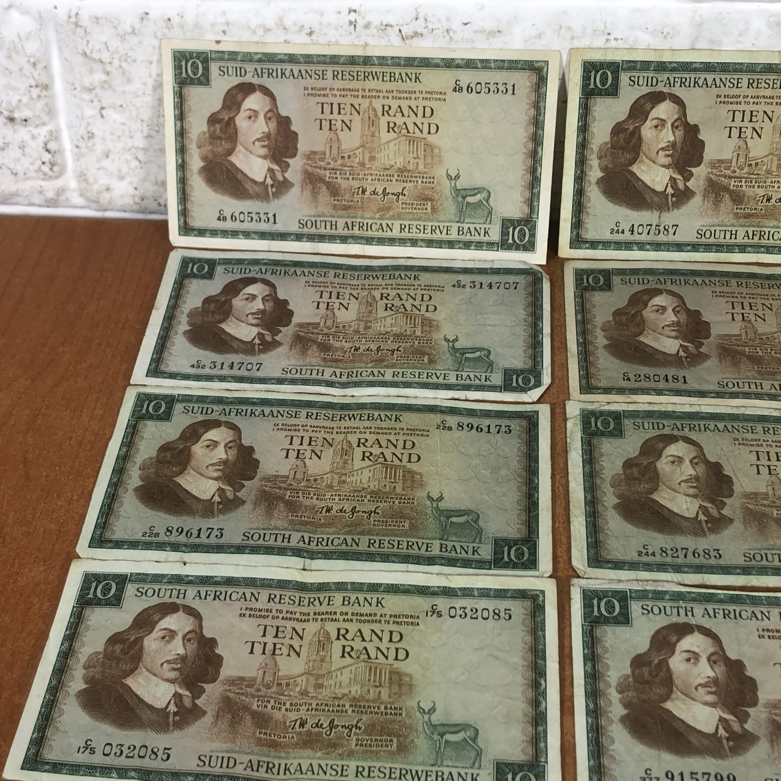 Vintage South African R10 Bank Notes - AuctionGiant