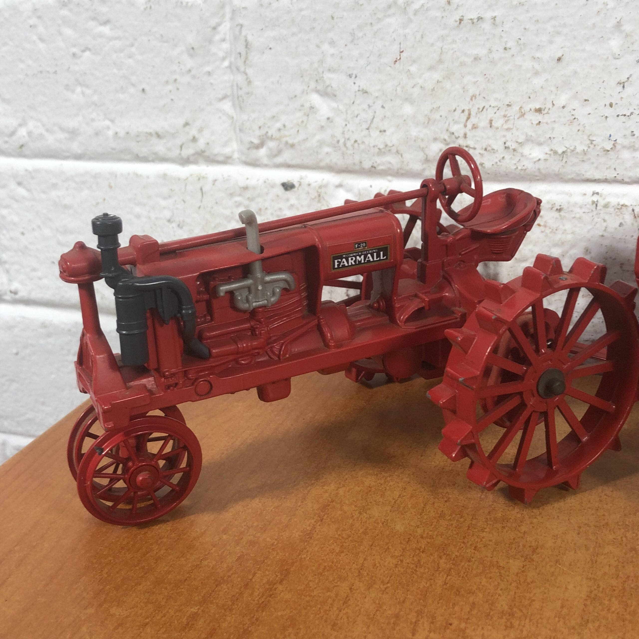 Vintage ERTL Farmall Tractor & Wagon Model (1:16) - AuctionGiant