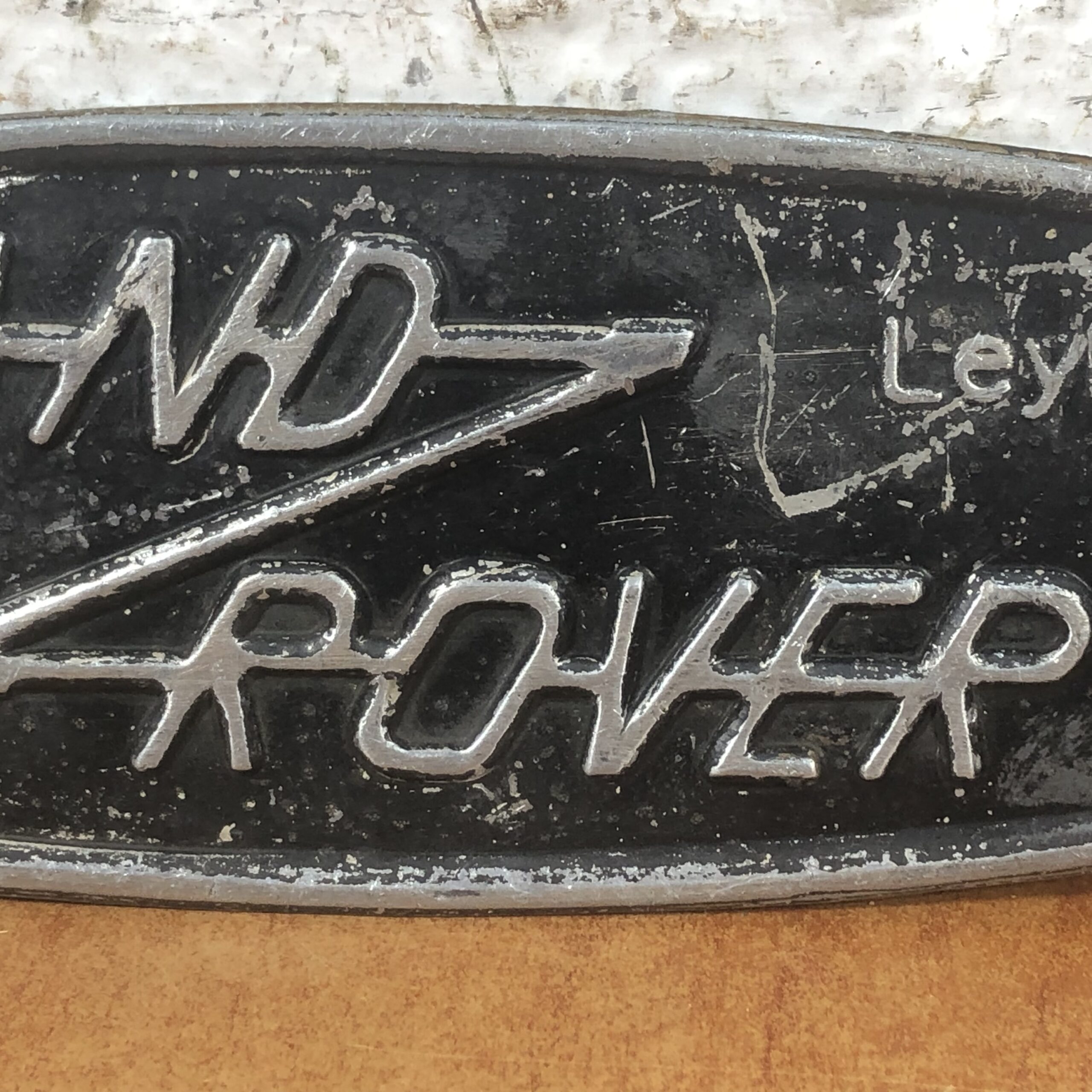 Vintage Cast Aluminium Land Rover Badge - AuctionGiant