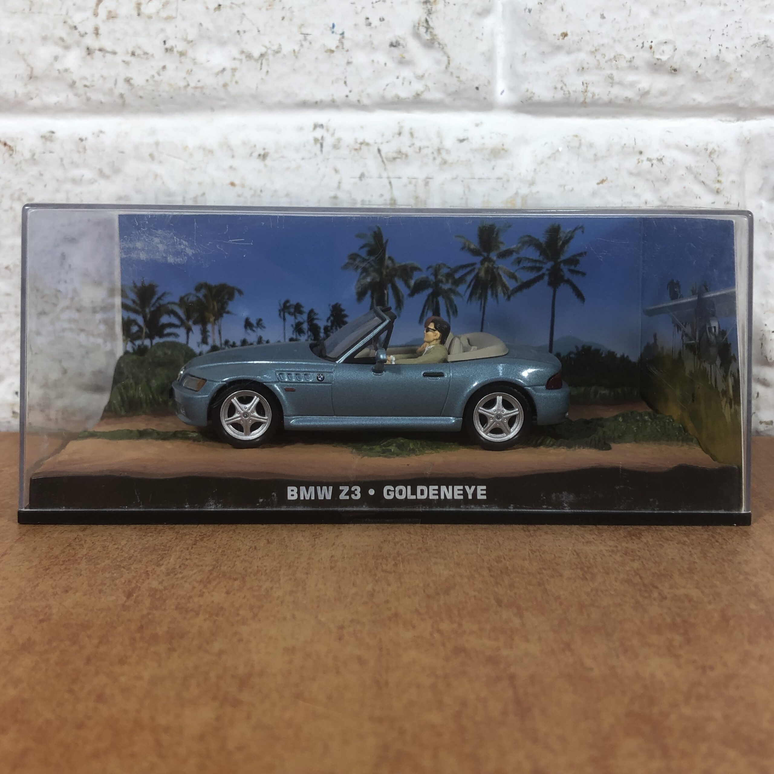 James Bond BMW Z3 Model (Goldeneye) - AuctionGiant