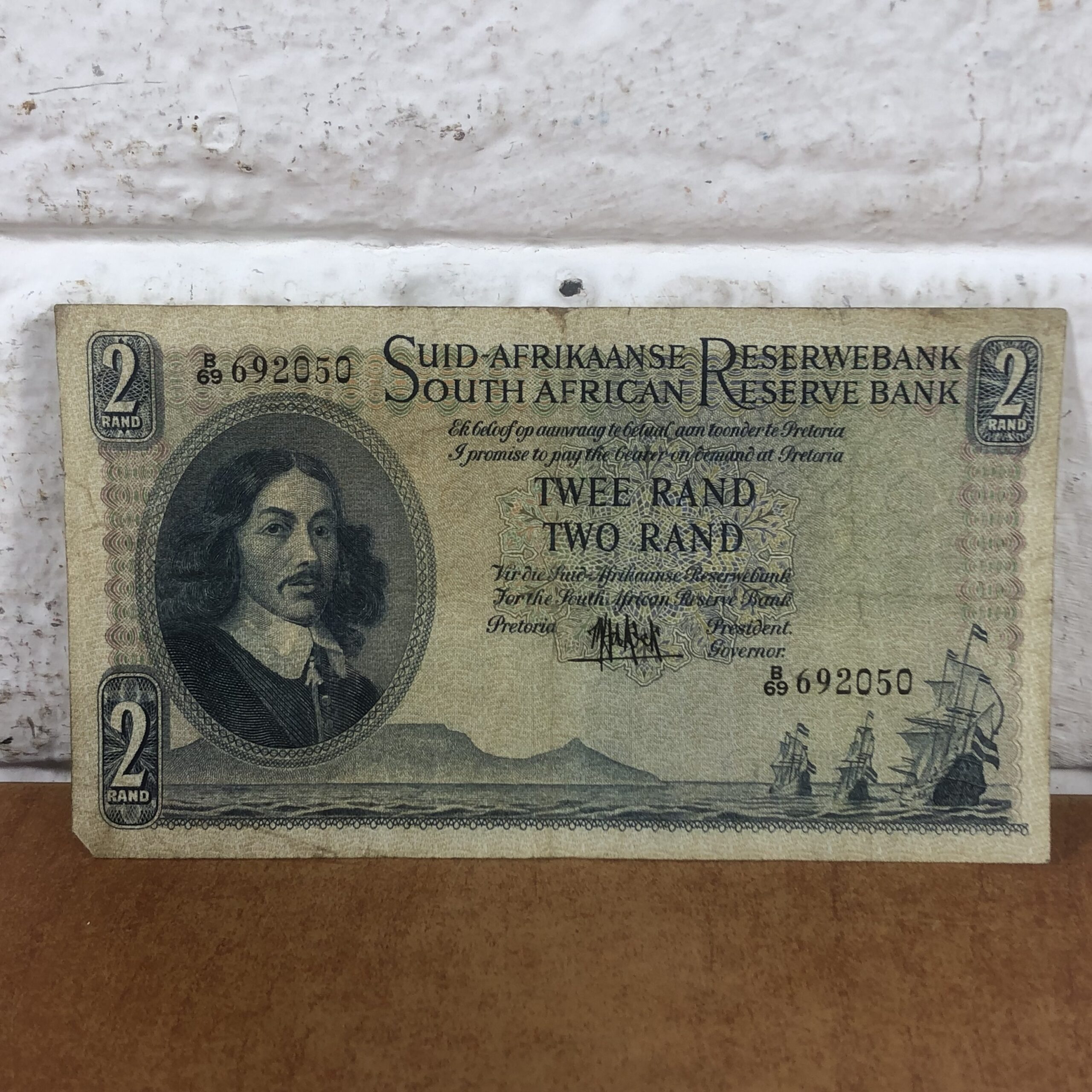 Vintage South African R2 & R10 Bank Notes - AuctionGiant