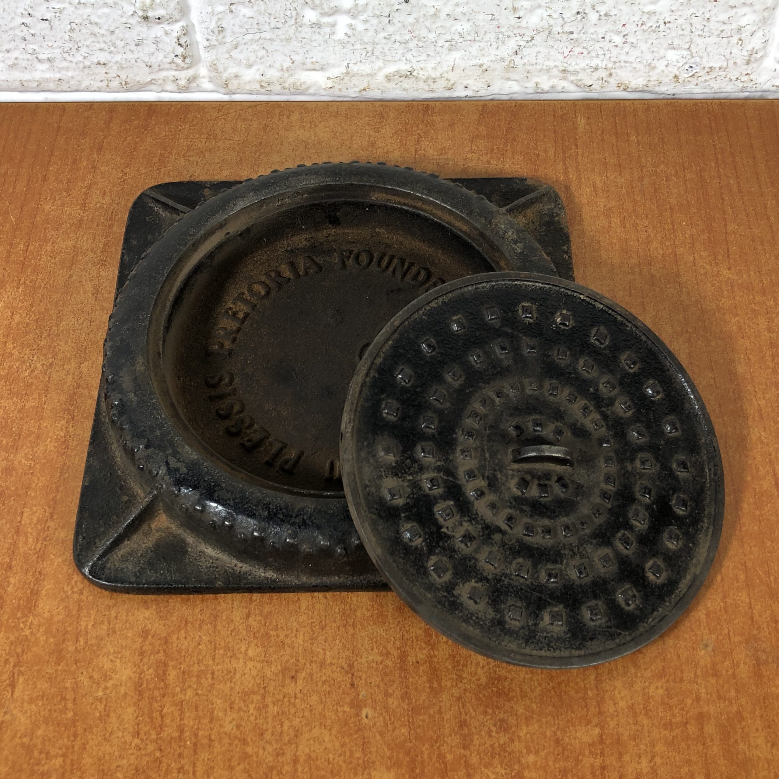 Vintage Cast Iron Drain Hole Model (Besaans du Plessis Pretoria ...