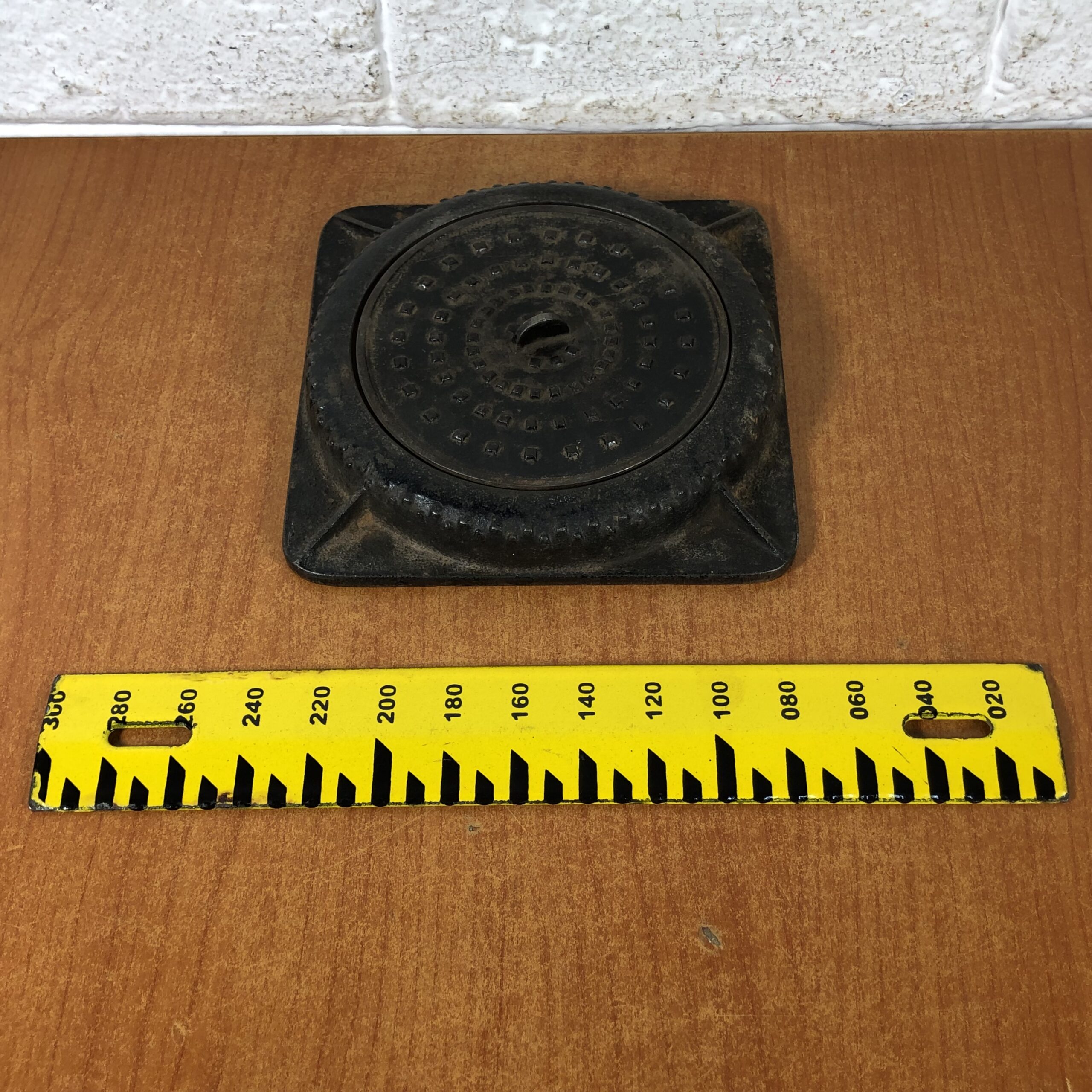 Vintage Cast Iron Drain Hole Model (Besaans du Plessis Pretoria ...