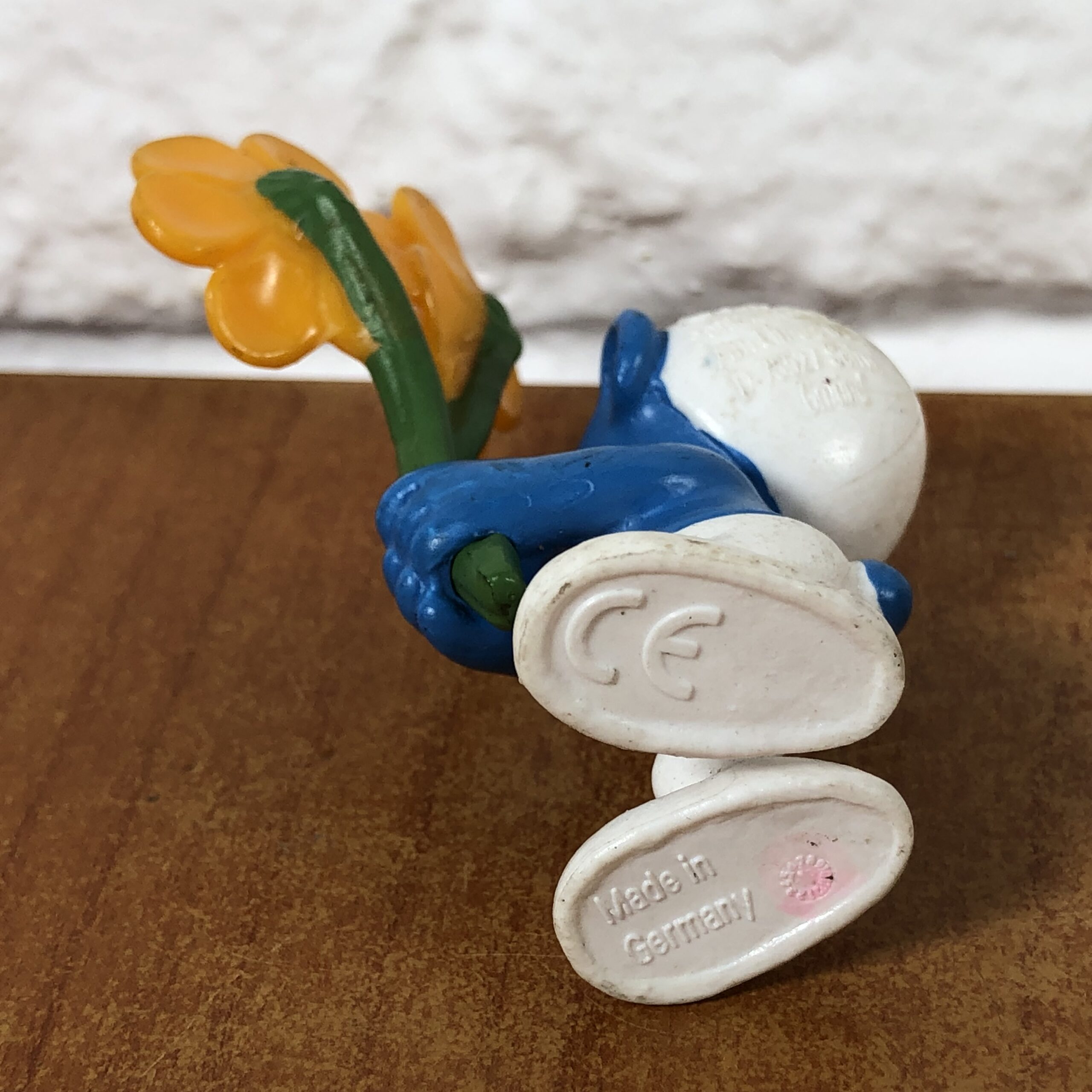 2012 Peyo Thank You Smurf Figurine (Made in Germany) - AuctionGiant