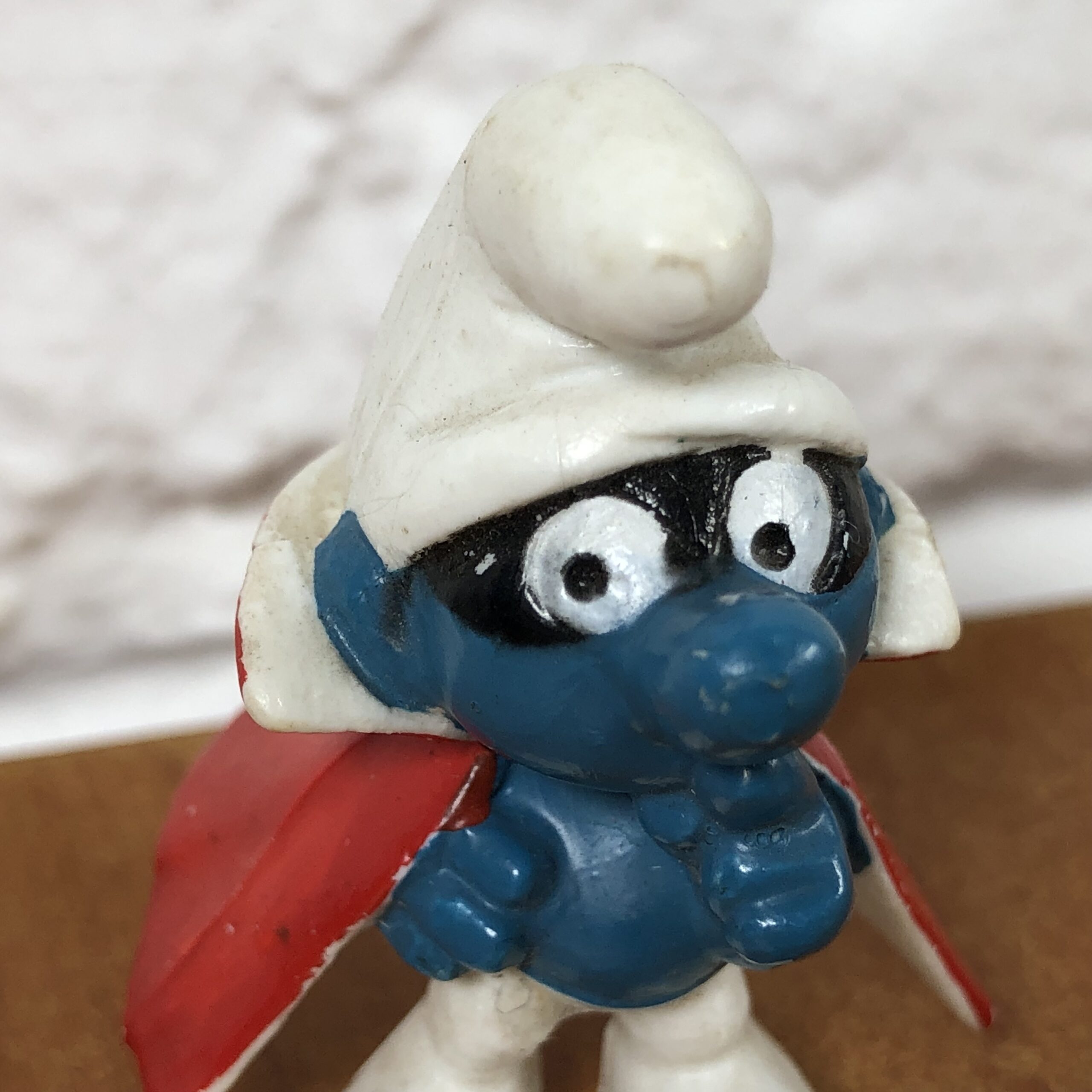 Peyo Spy Smurf Figurine - AuctionGiant