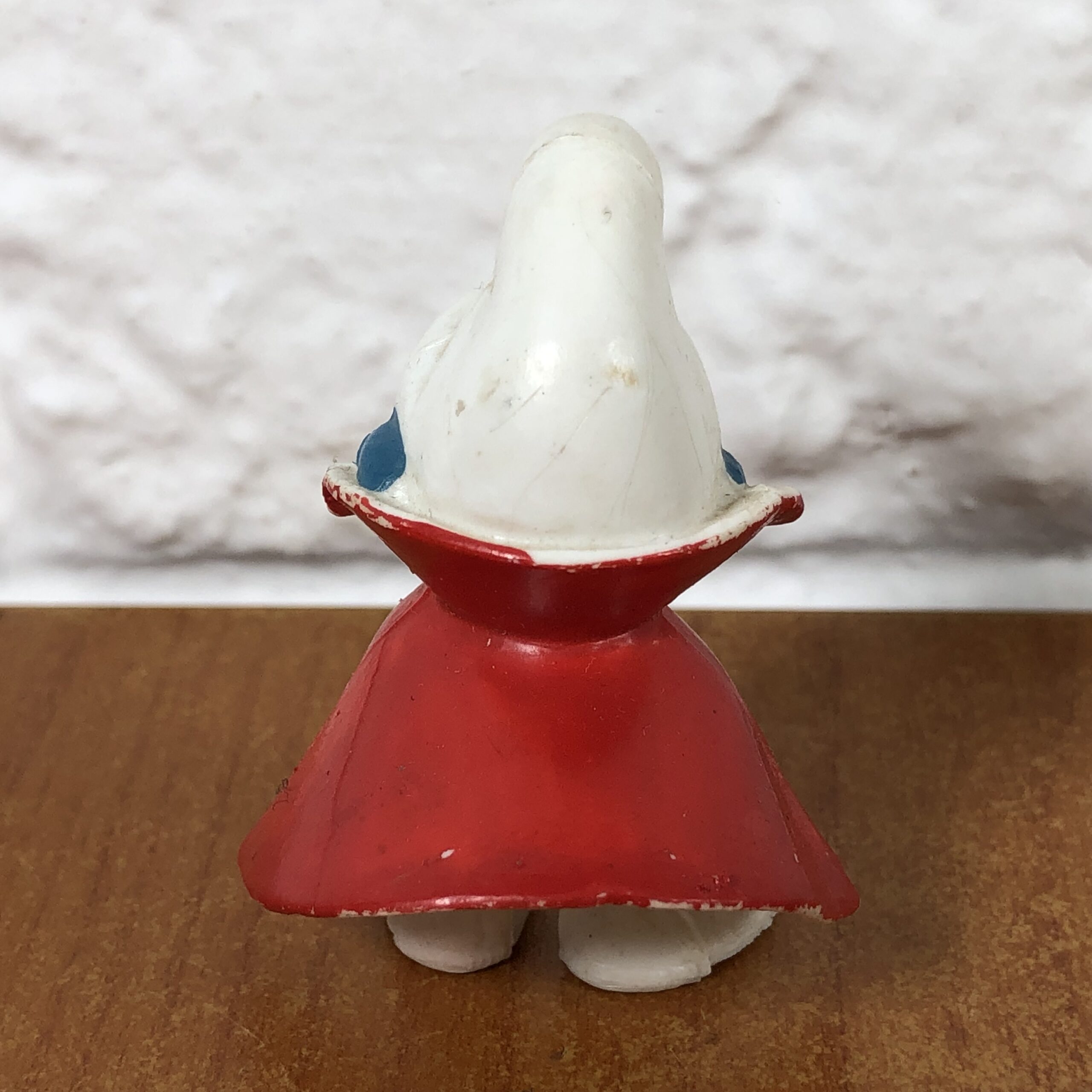 Peyo Spy Smurf Figurine - AuctionGiant