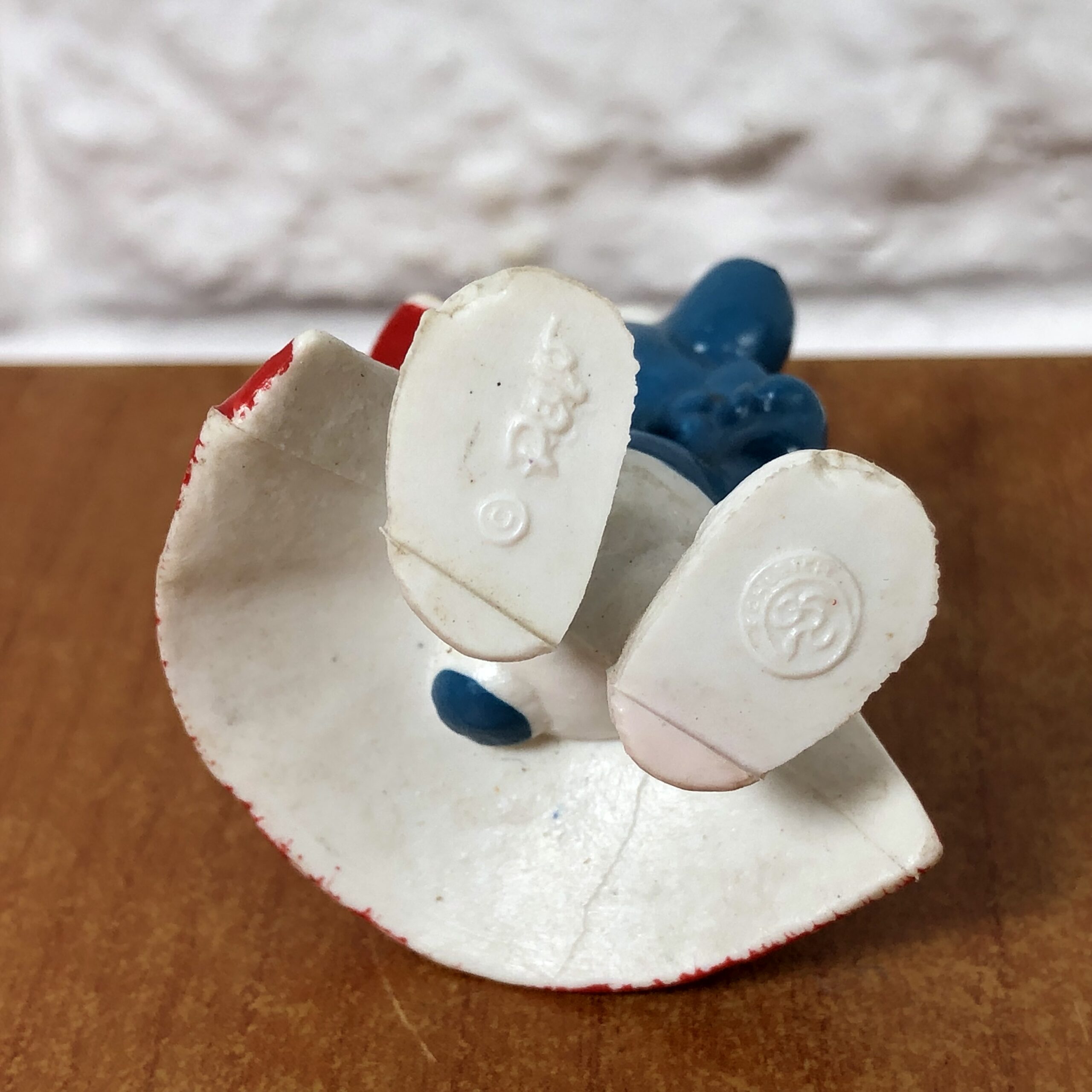 Peyo Spy Smurf Figurine - AuctionGiant
