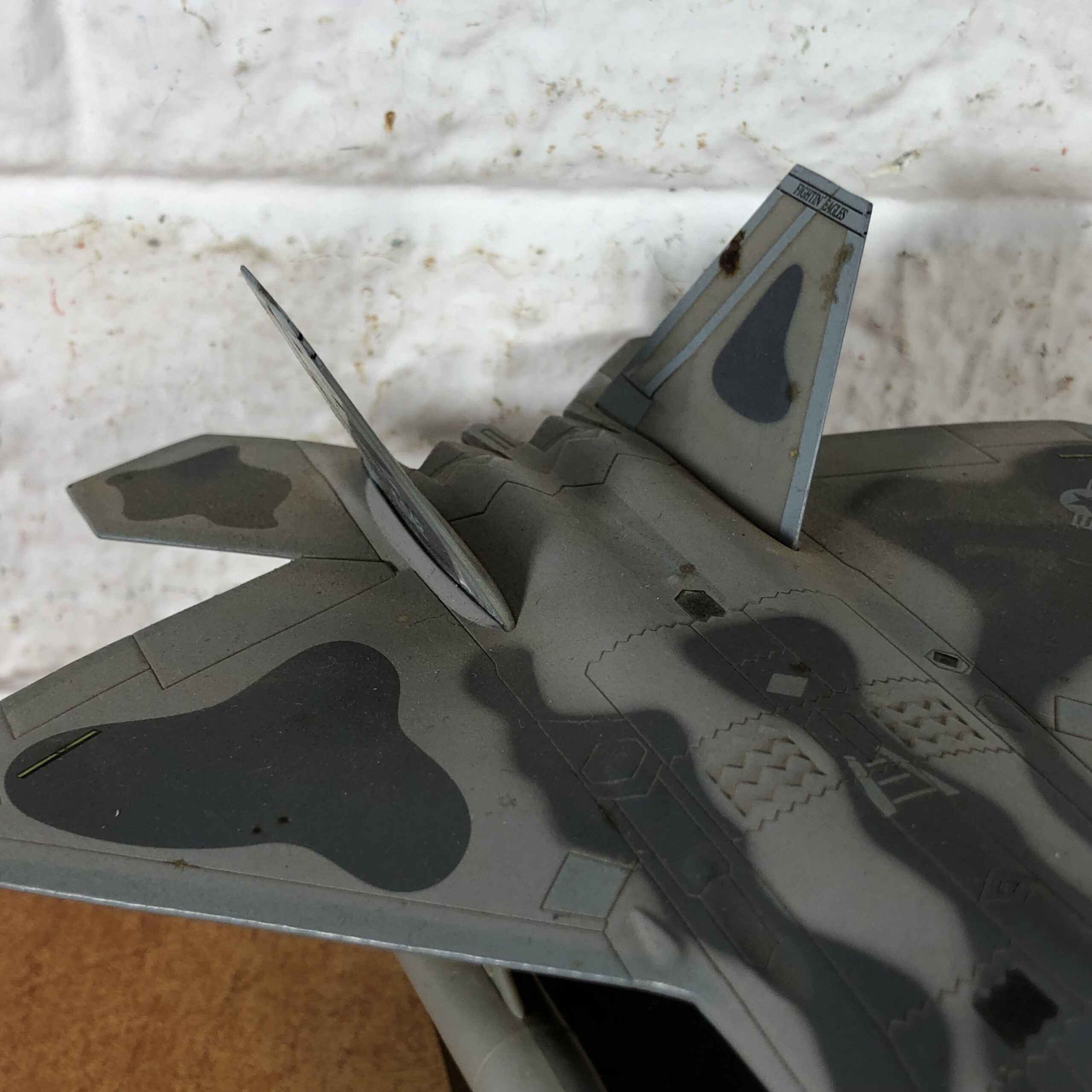 USA 2005 Lockheed Martin F-22 Raptor Aircraft Model (1:100) - AuctionGiant