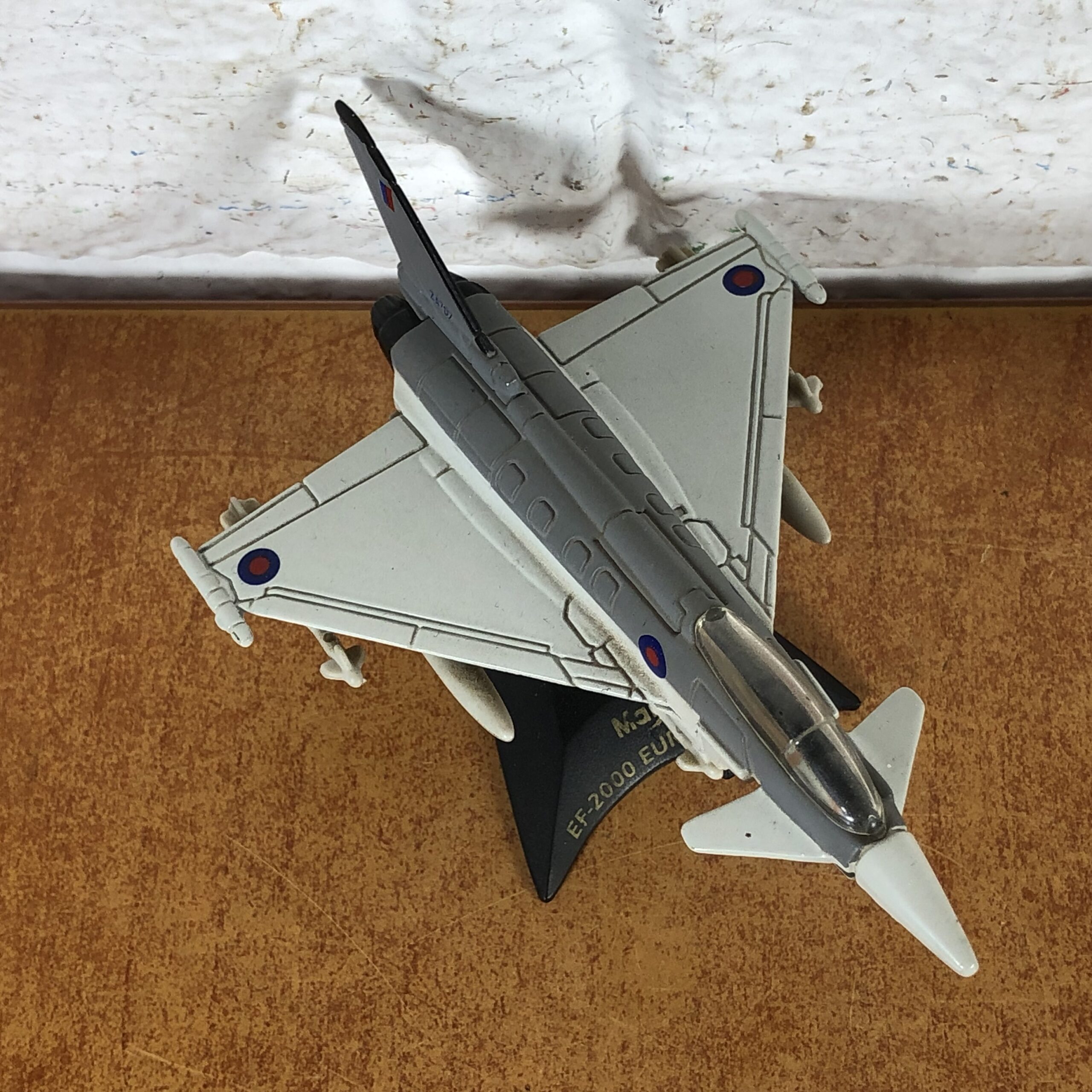 EF-2000 Eurofighter Aircraft Model - AuctionGiant