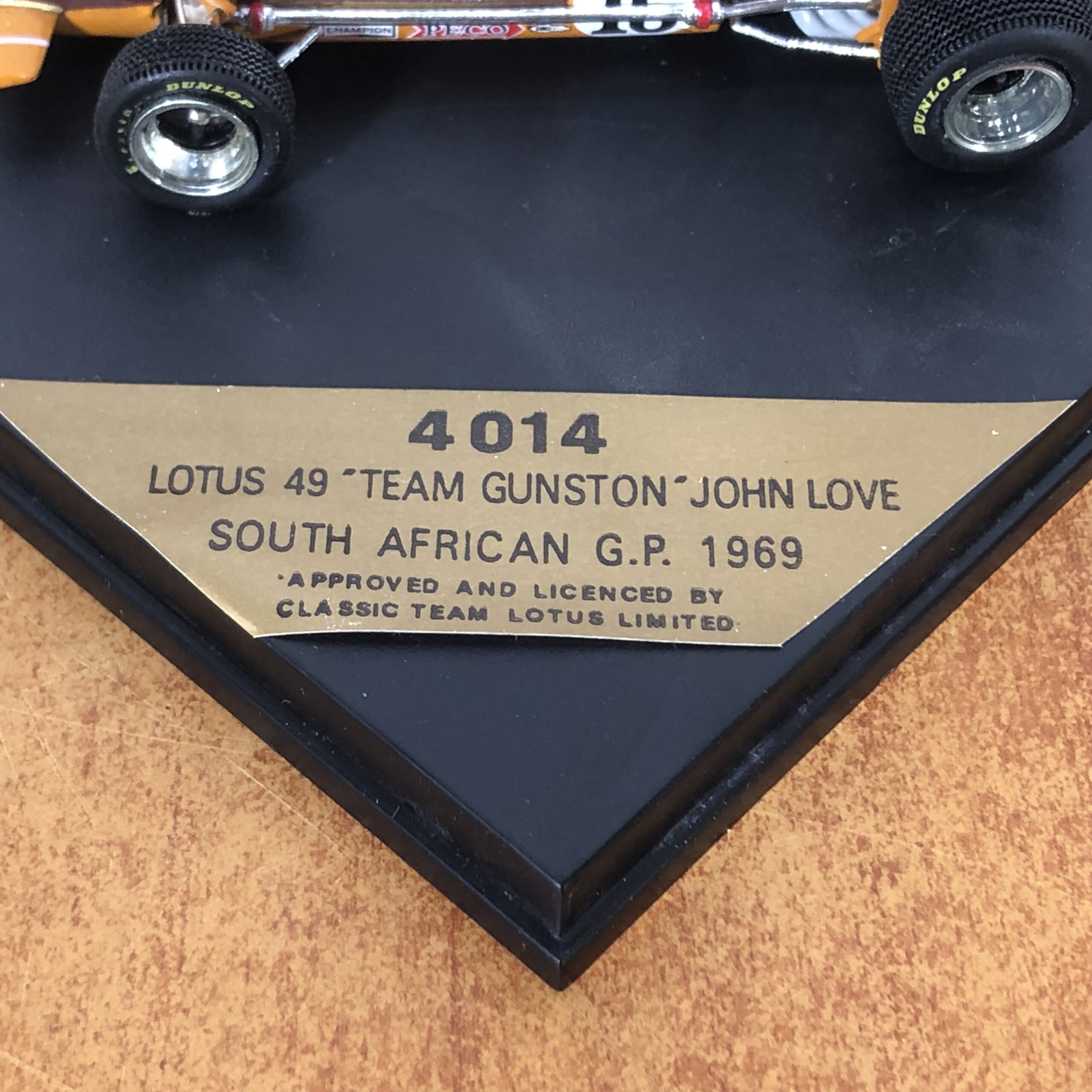Quartzo 4014 Lotus 49 "Team Gunston" John Love F1 Model Car (1:43 ...